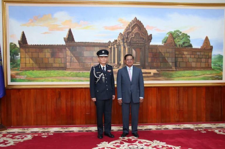 សម្ដេចក្រឡាហោម ស ខេង បានអនុញ្ញាតឲ្យ ឯកឧត្តម Hoong Wee Teck ...