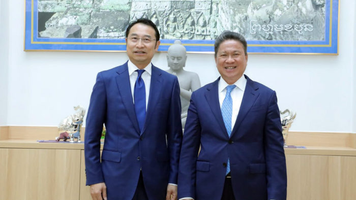 H.E. SUN Chanthol Receives BYD General Manager – វិមាន៧មករា