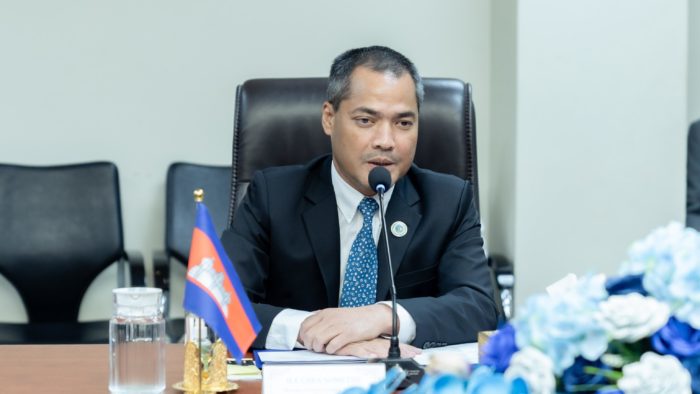 ឯកឧត្តម ជា សុមេធី ទទួលជួបសំដែងការគួរសម និងពិភាក្សាការងារជាមួយលោក Derek ...